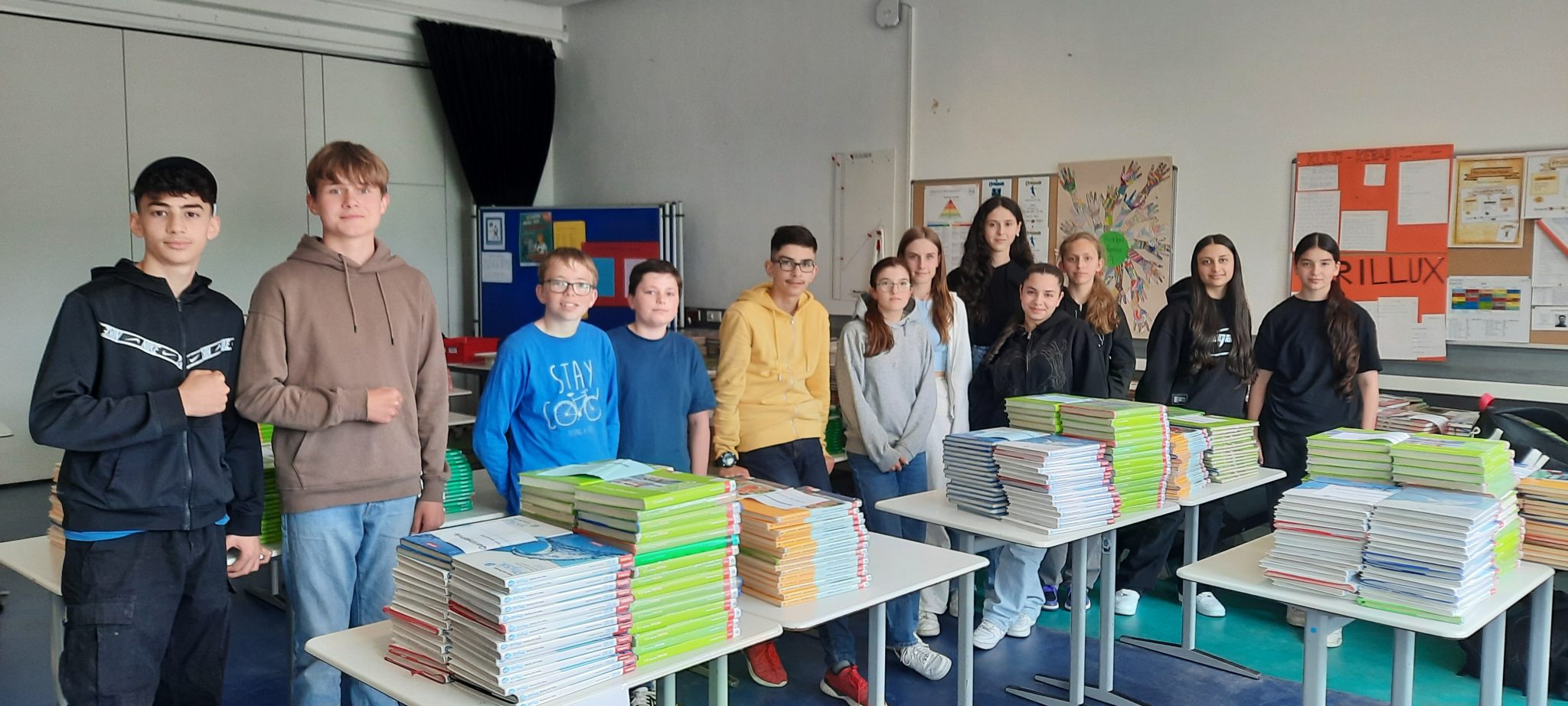 Das neue Schulbuchteam im Einsatz – Erich-Klausener-Schule